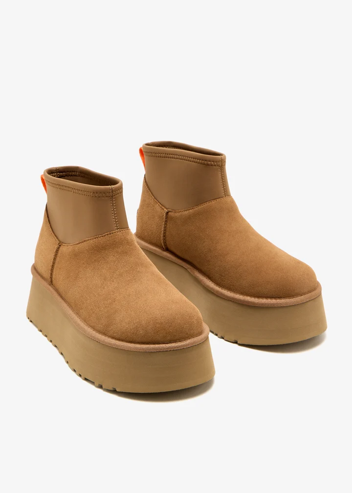 UGGClassic Mini Dipper Boots - Level Shoes